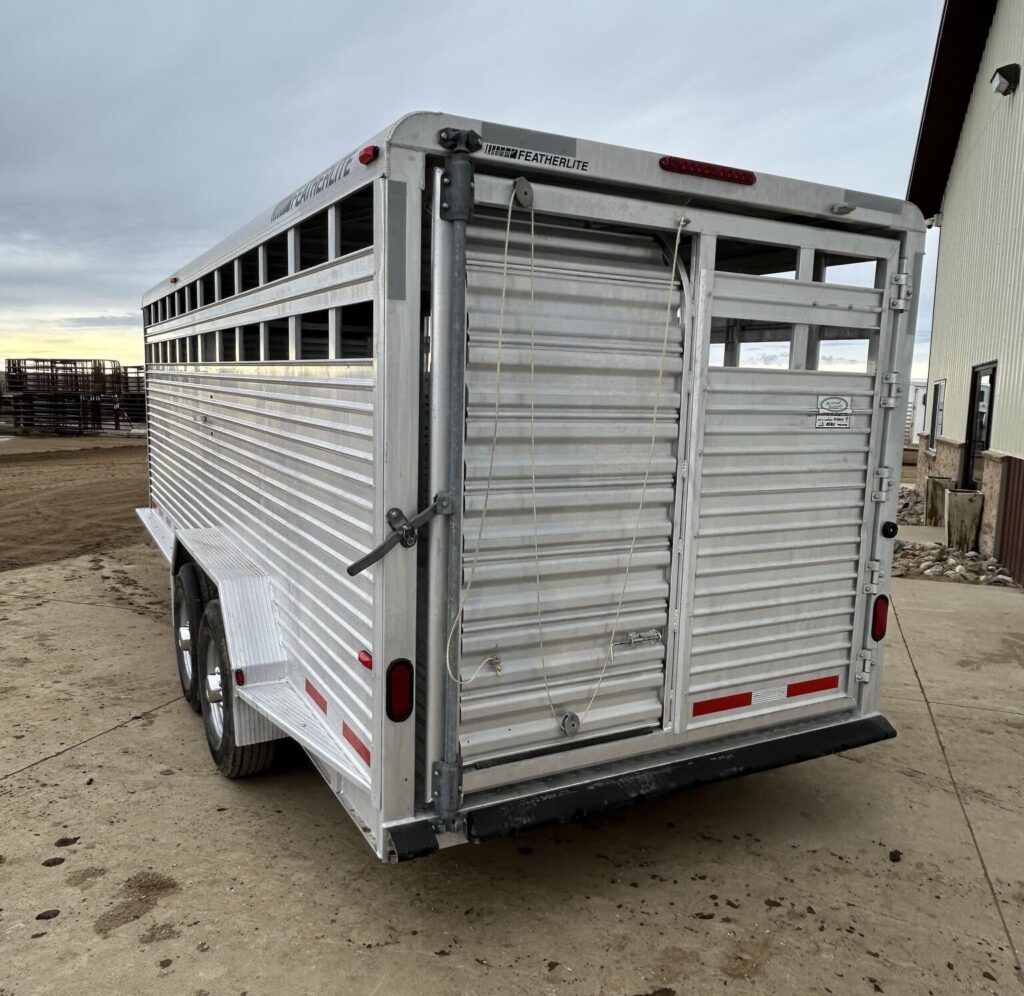 Used 2007 Featherlite Livestock Trailers - 20' with Two Compartments ...